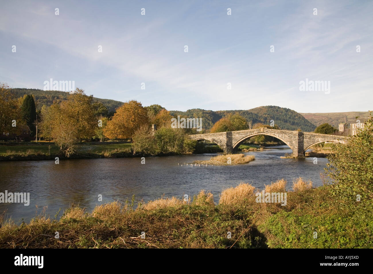 Narrow hump backed road bridge hi-res stock photography and images - Alamy