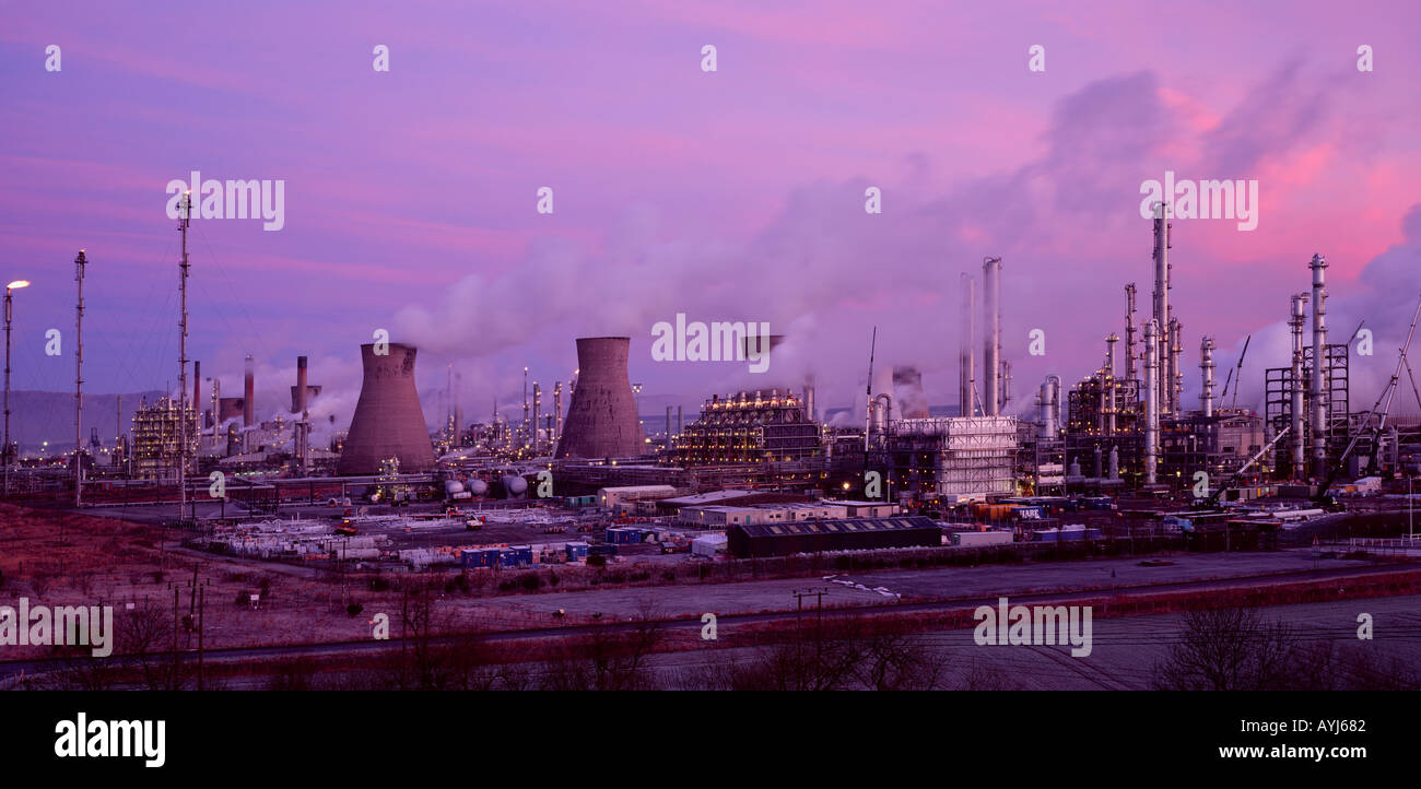 The Grangemouth Petro chemical complex. Grangemouth, Falkirk, Scotland ...