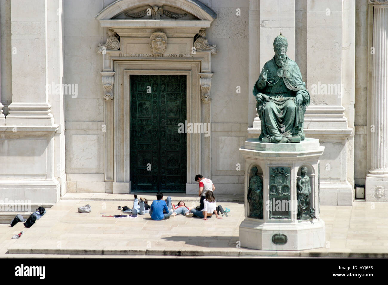 Statue Pope XV1 in the Piazza of the Basilca of the Casa della Sagrada ...