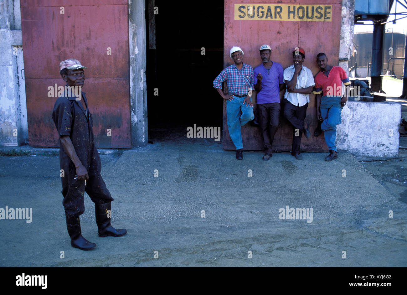 Poor workers factory hi-res stock photography and images - Alamy