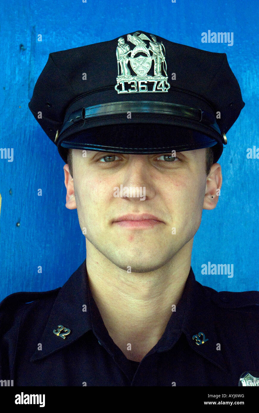 New york cop portrait hi-res stock photography and images - Alamy