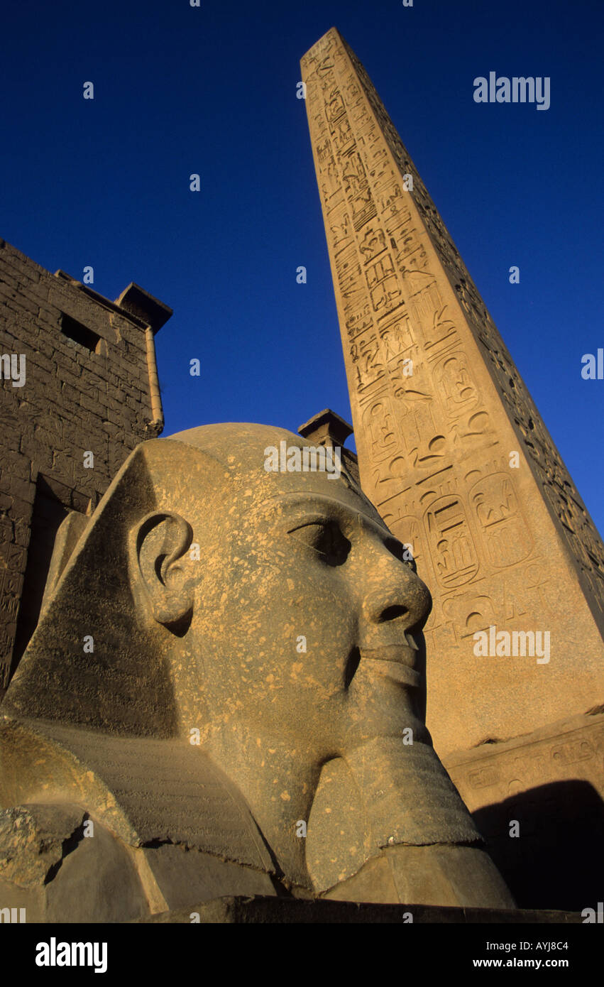 The colossal head of pharaoh ramses ii hi-res stock photography and ...