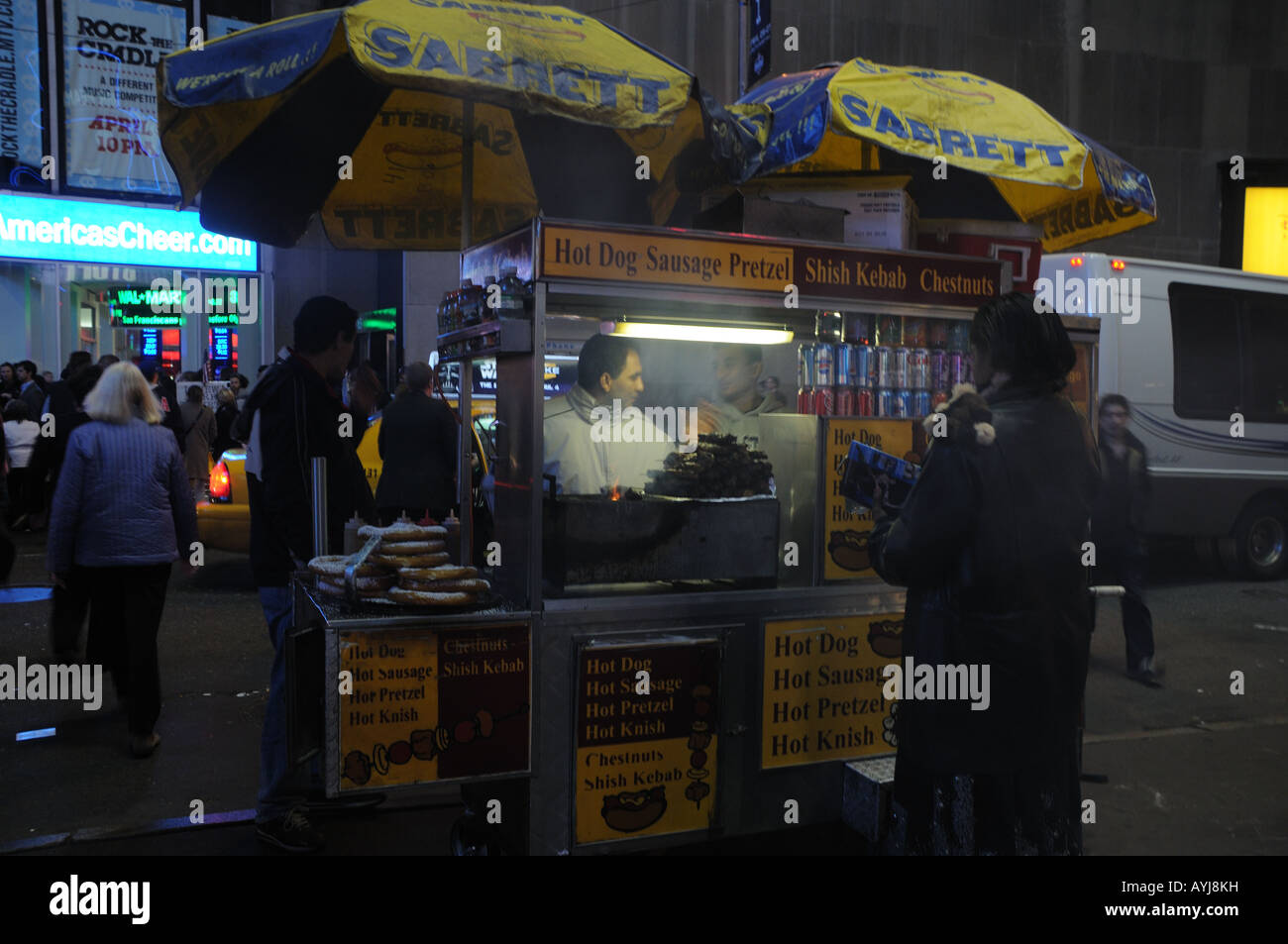 A food vendor on Broadway in Manhattan's theater district Stock Photo ...