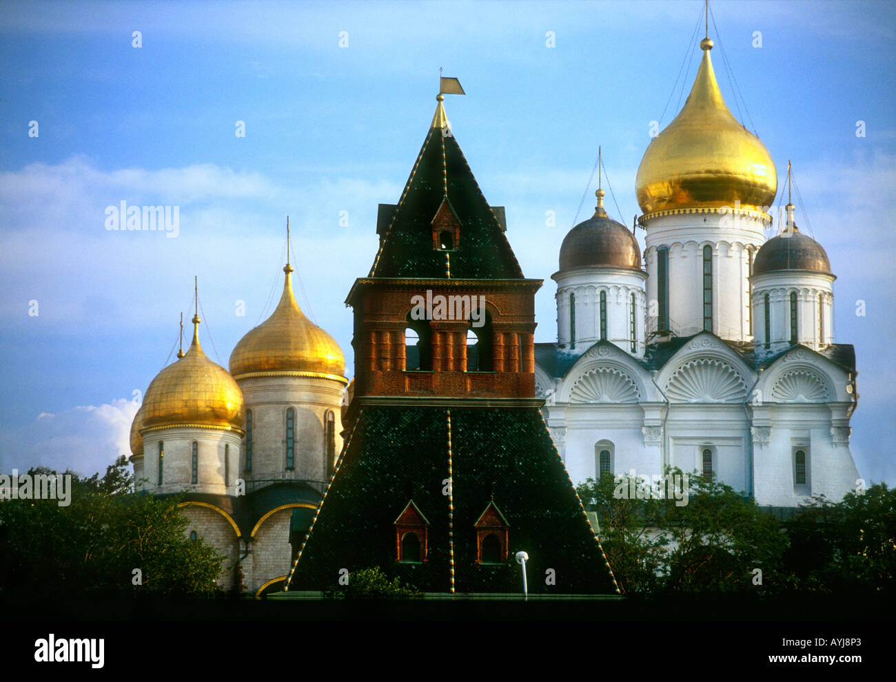 Gold coloured domed cupolas cathedral in Moscow Russia Stock Photo - Alamy