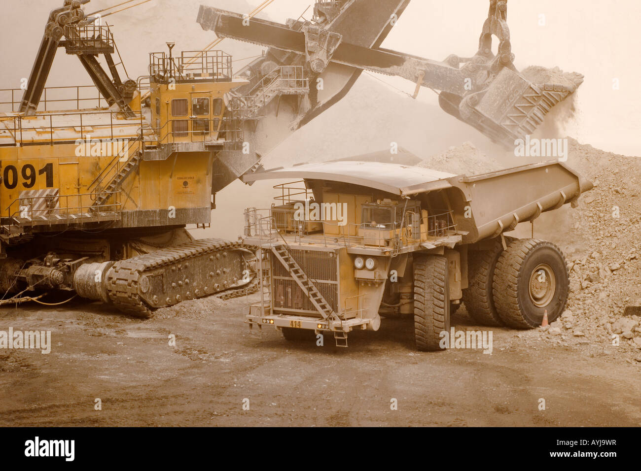 Mine vehicles dump truck hi-res stock photography and images - Alamy