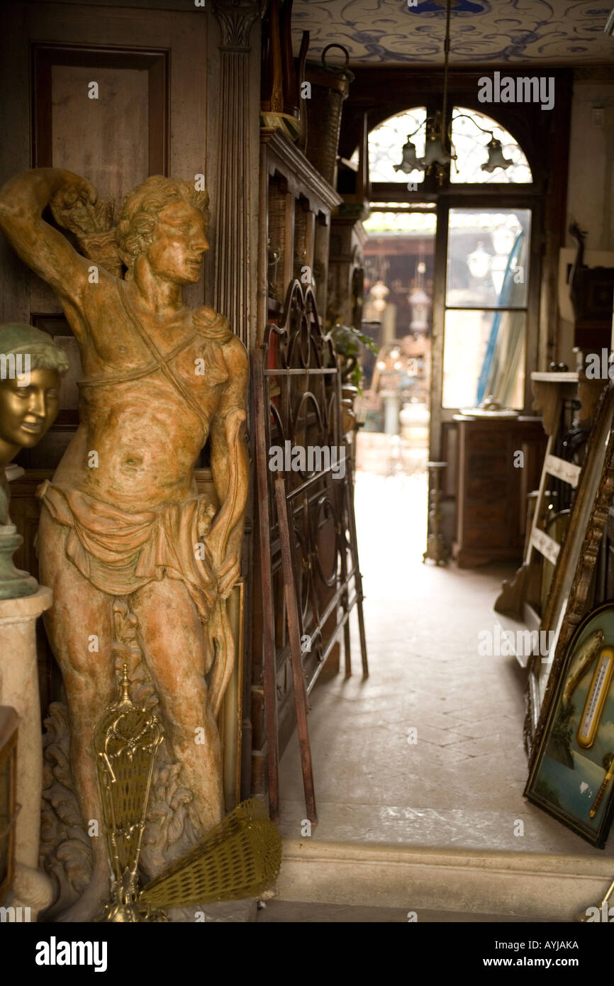 Old place, old things. Sabbioneta antiques shop, Mantova, Italy Stock ...