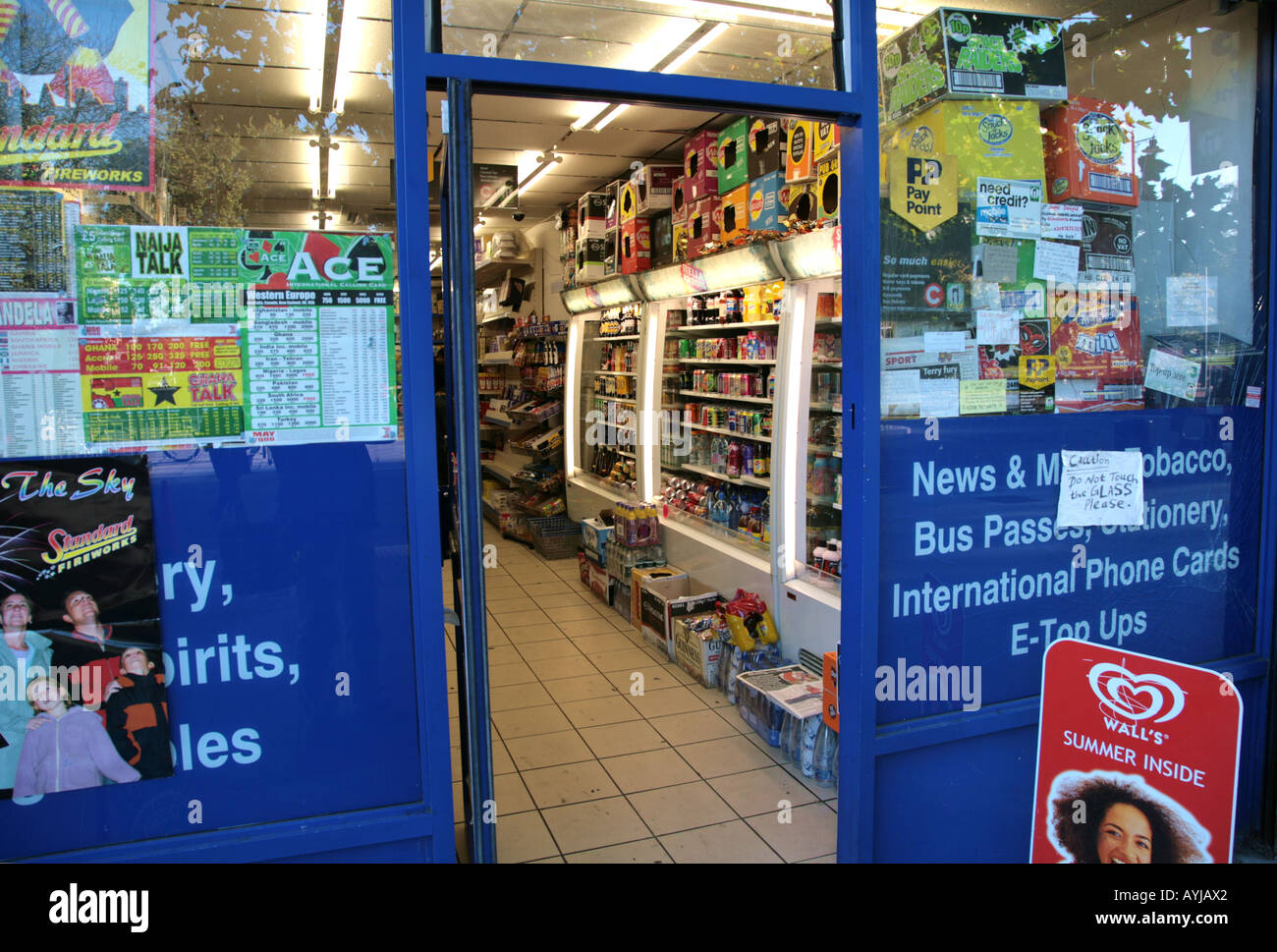 Corner shop and newsagent newsagents hi-res stock photography and ...
