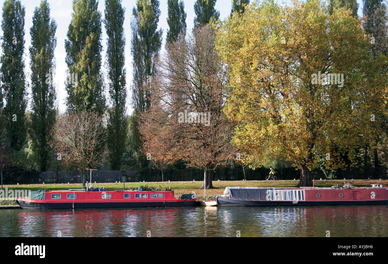 Barges long boats longboats hi-res stock photography and images - Alamy