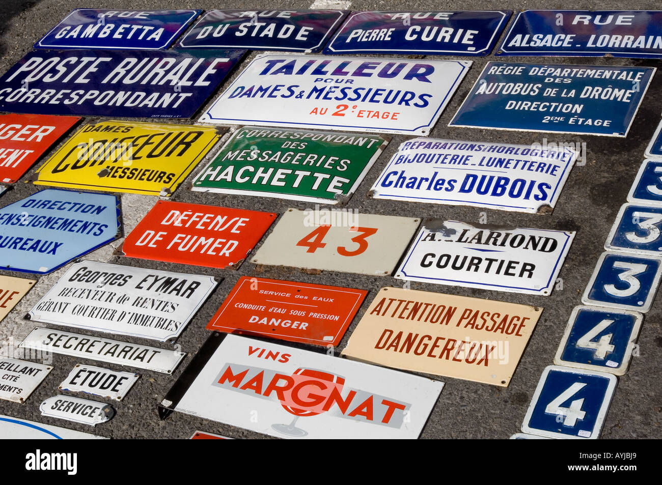 Antiques And Collectables Sign