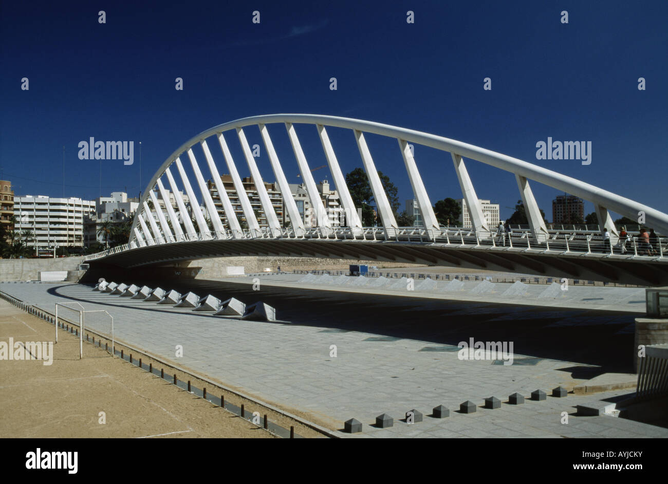 Alameda Bridge over Rio Turia riverbed park Architect Calatrava Curved ...