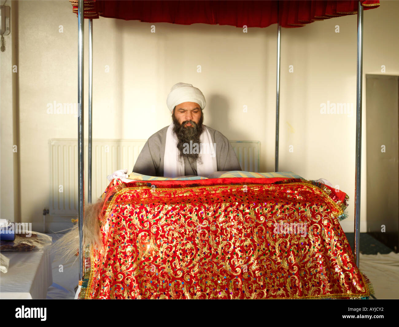 Guru granth sahib sikh holy hi-res stock photography and images - Alamy