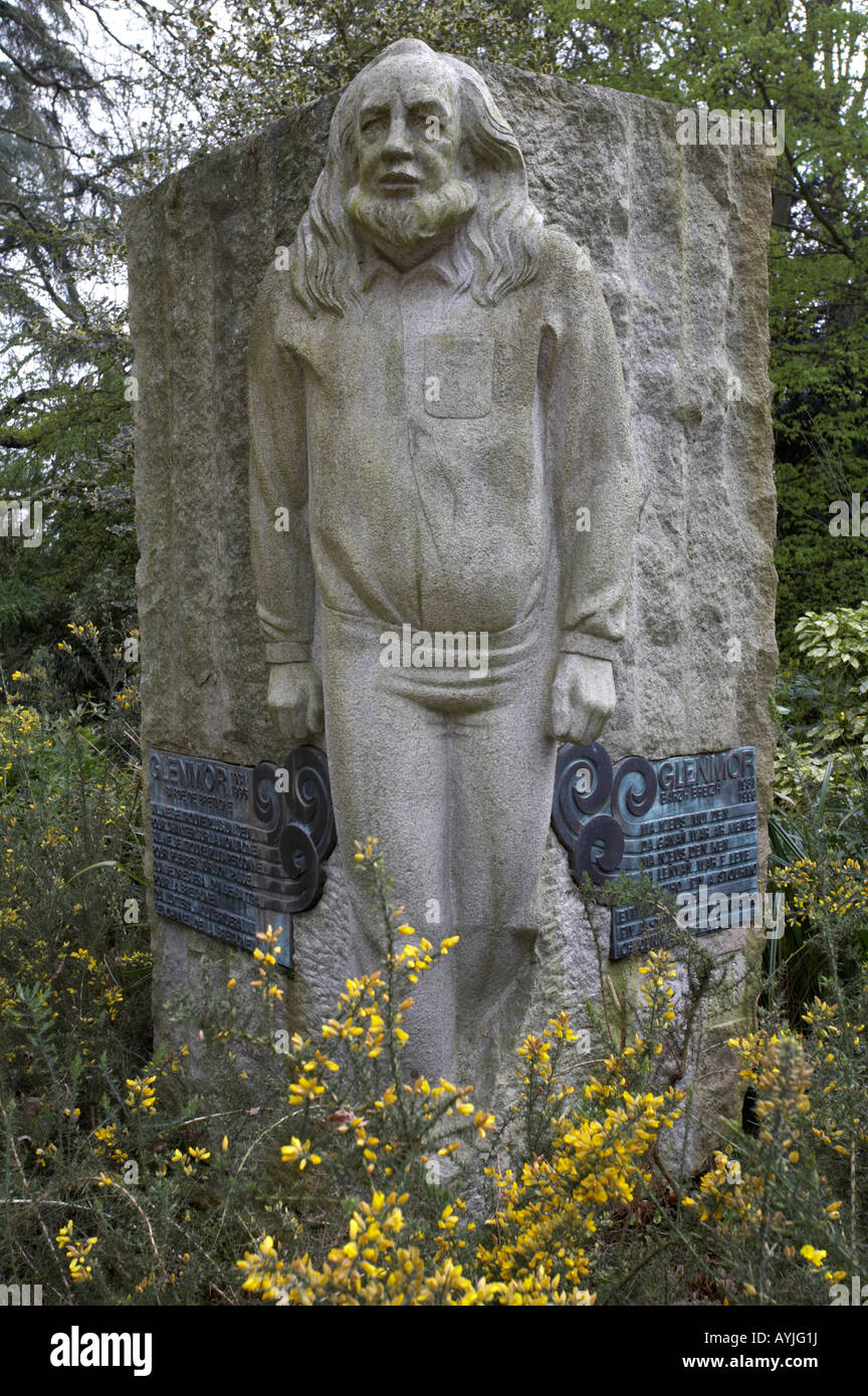 Statue of Glenmor Bard of Brittany in Parc Du Thabor, Thabor Park ...
