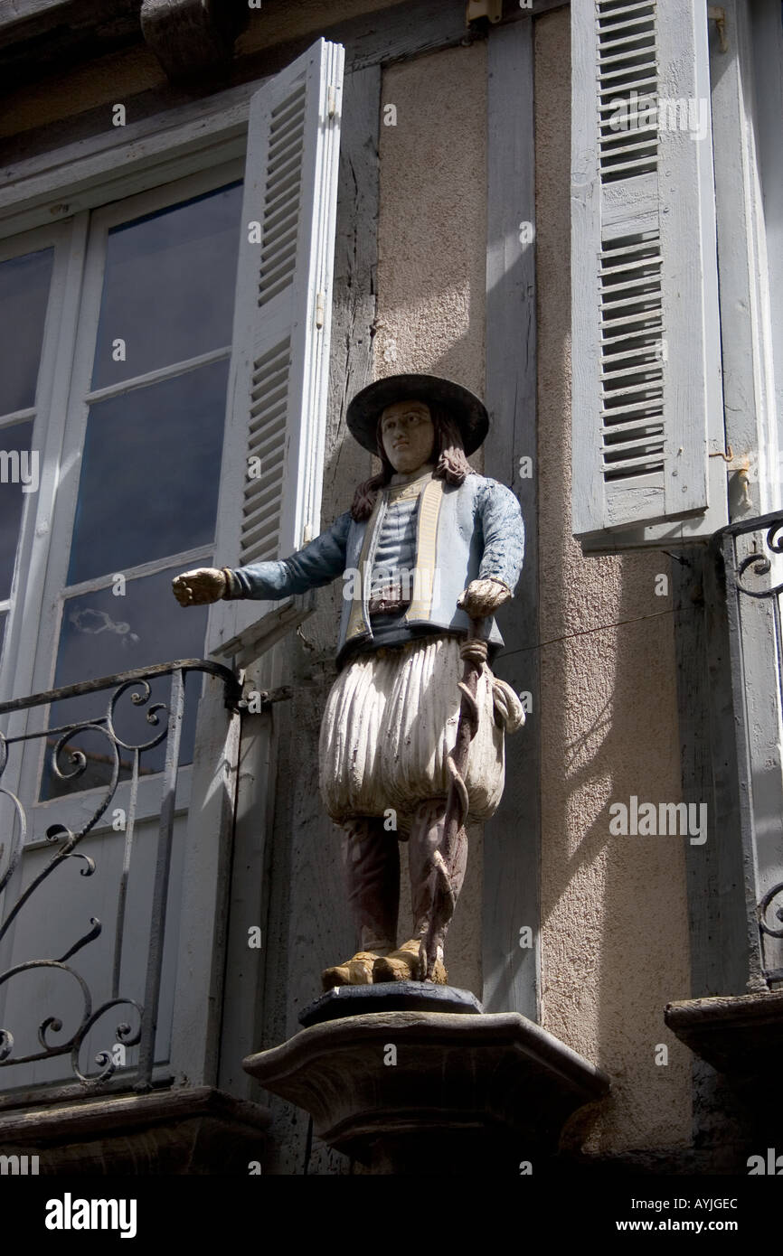 Traditional breton dress hi-res stock photography and images - Alamy
