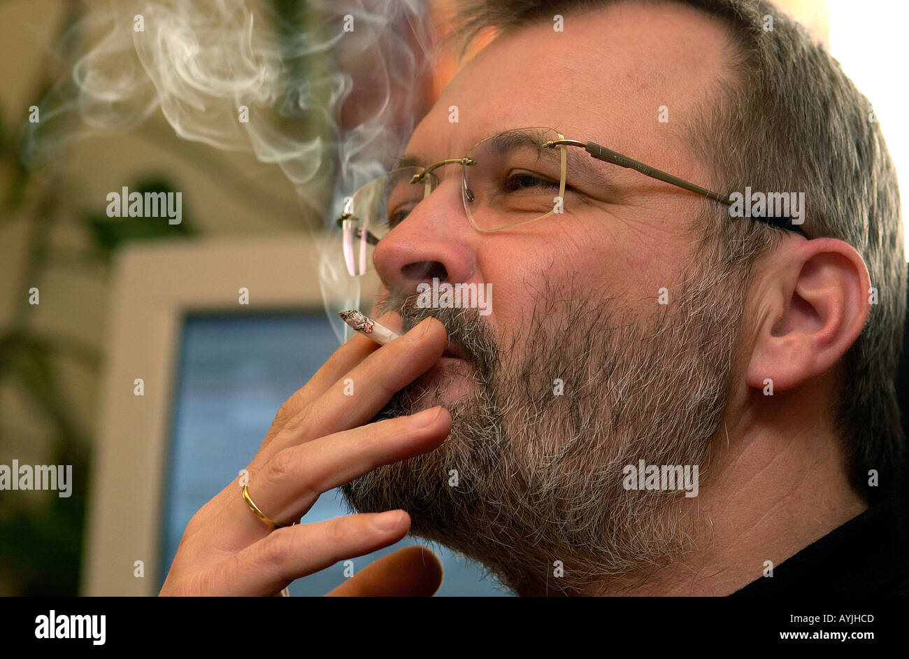 Rauchen rauch hi-res stock photography and images - Alamy