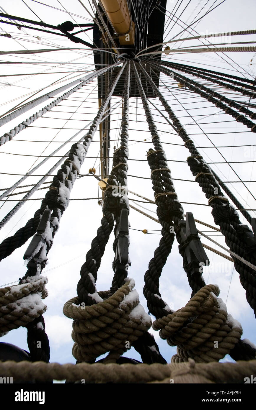 Mast rigging hms victory hi-res stock photography and images - Alamy