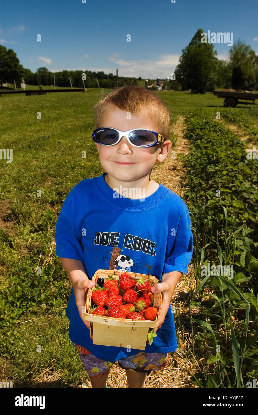 Joe and boy hi-res stock photography and images - Alamy