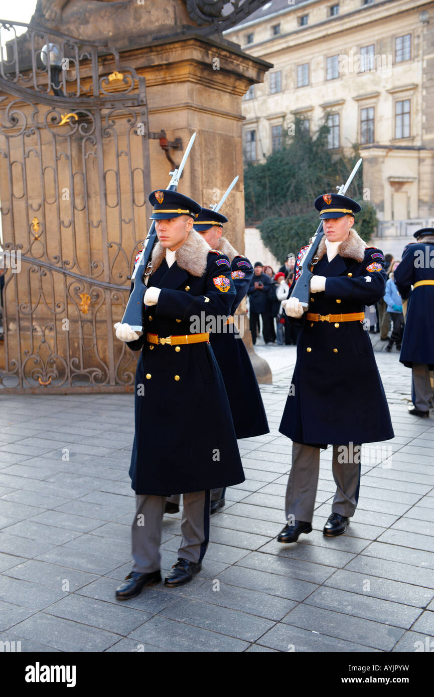 Prague castle changing guard hi-res stock photography and images - Alamy