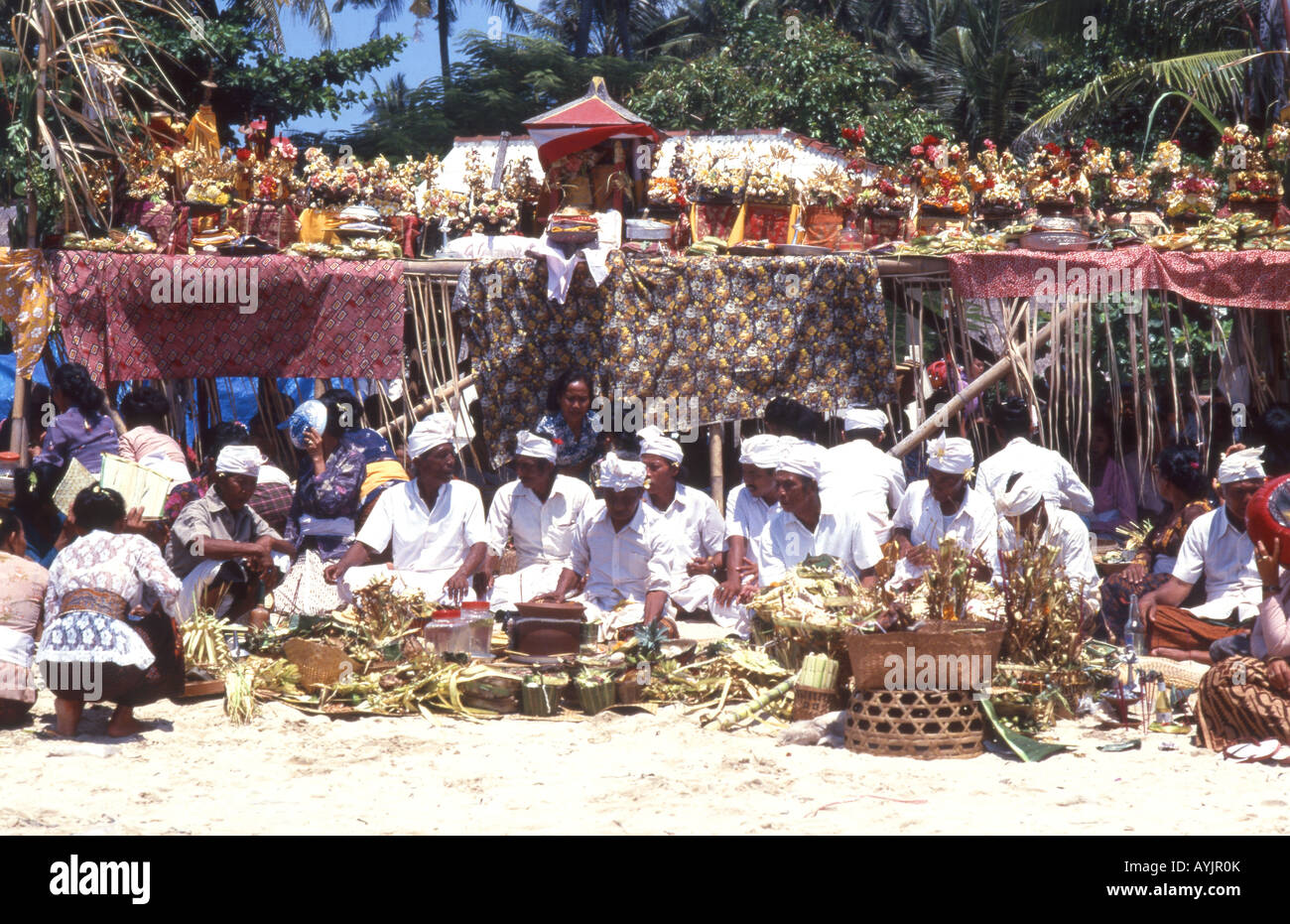Colourful funeral ceremony, Bali, Indonesia Stock Photo - Alamy