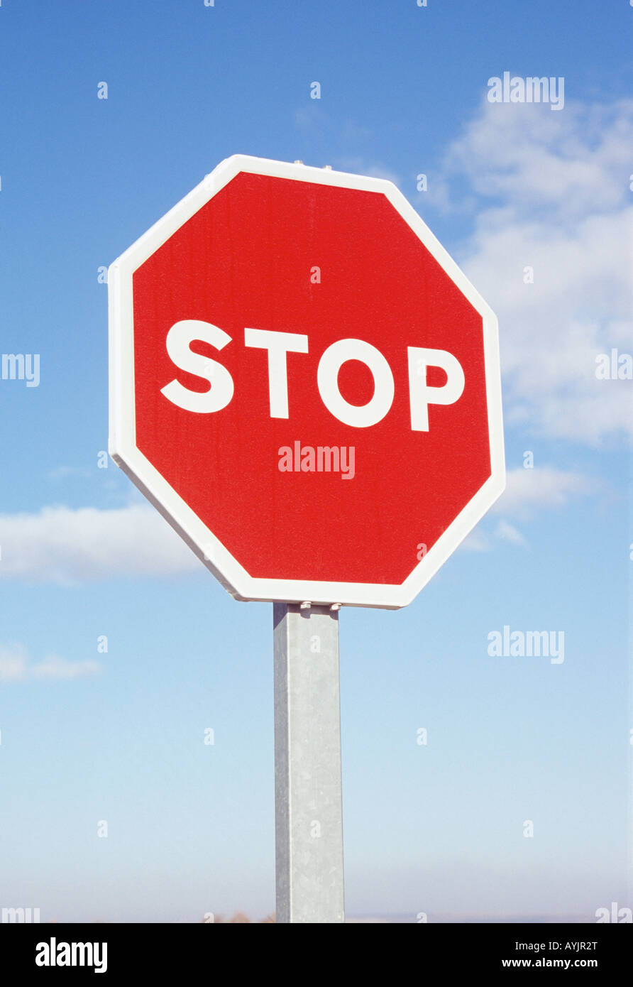 Stop traffic sign Stock Photo - Alamy