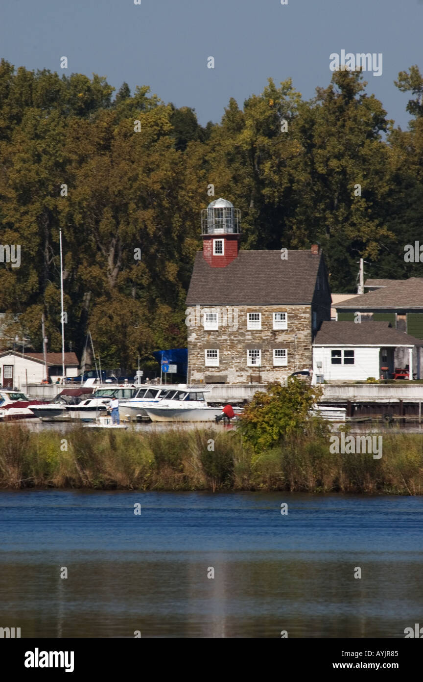 Selkirk lighthouse salmon river lake hi-res stock photography and ...