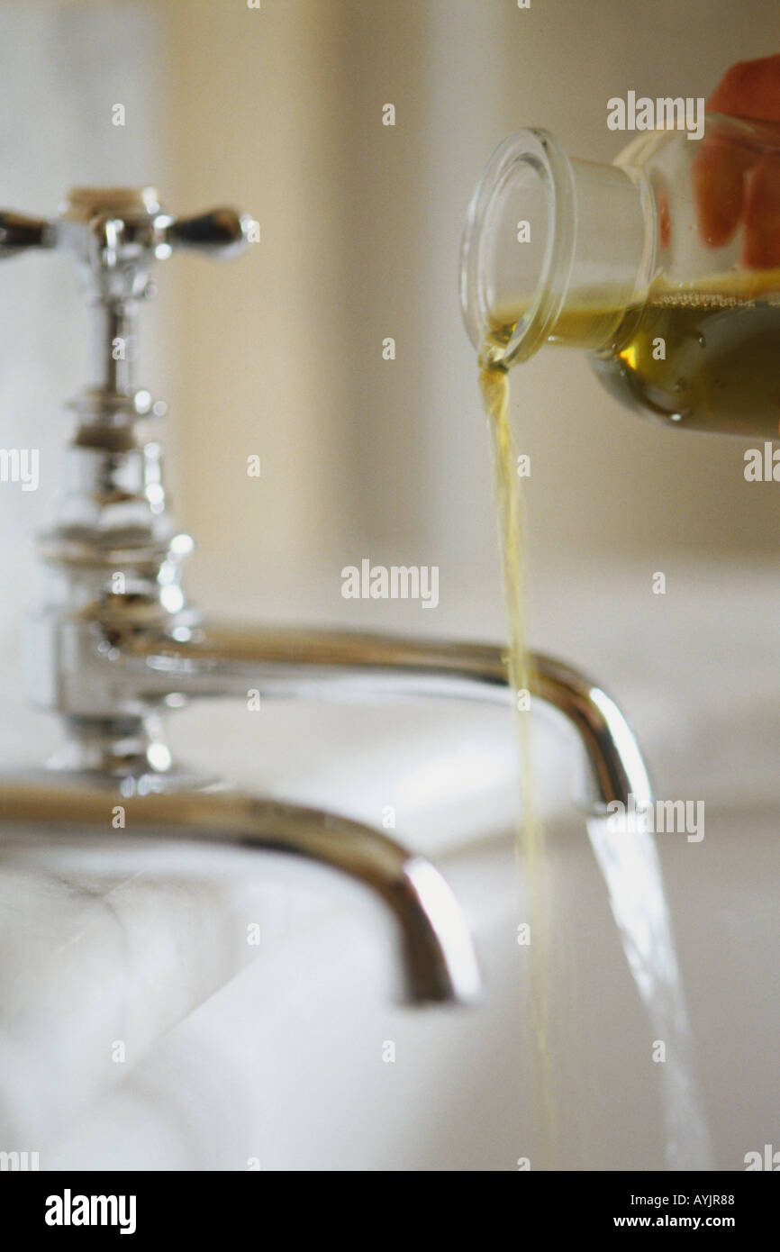 Bath taps hi-res stock photography and images - Alamy