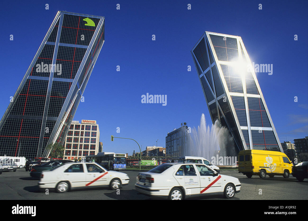 Kio towers torres leaning towers hi-res stock photography and images ...