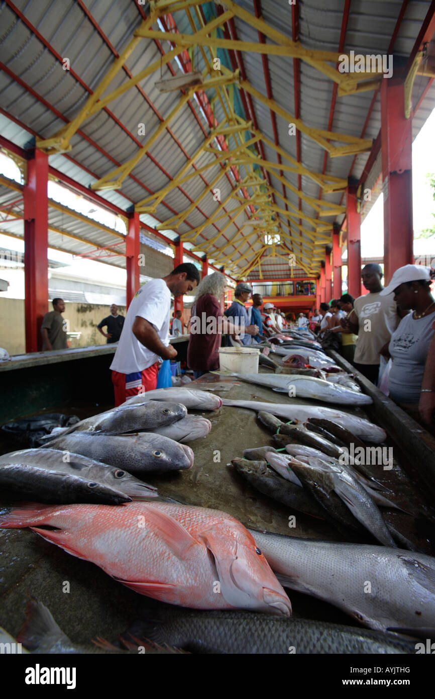Fish stall hi-res stock photography and images - Alamy