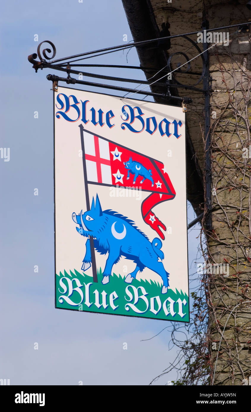Blue boar pub sign hi-res stock photography and images - Alamy