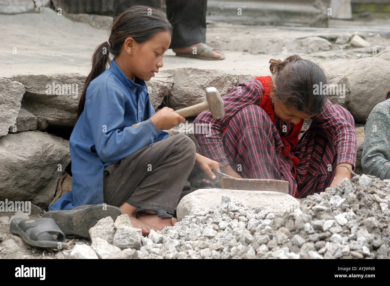 Child labor india rock hi-res stock photography and images - Alamy