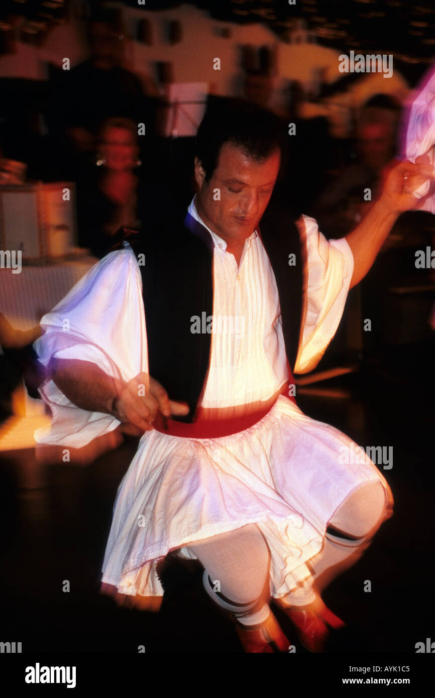 Greek dancing hi-res stock photography and images - Alamy