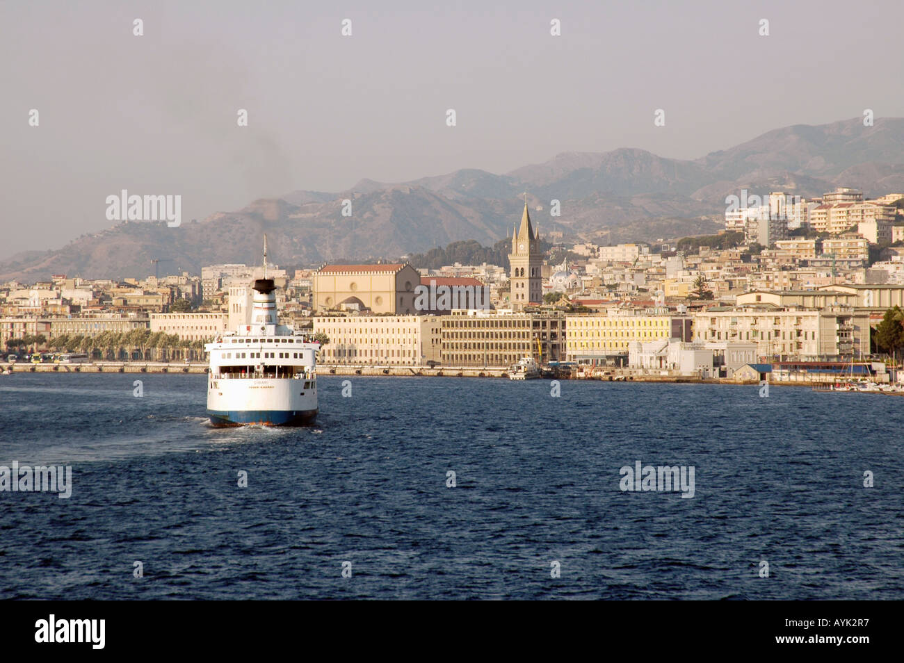 A ferry entering the port of Messina Stock Photo - Alamy