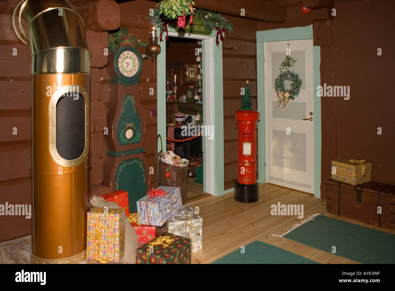 Santa post office hi-res stock photography and images - Alamy