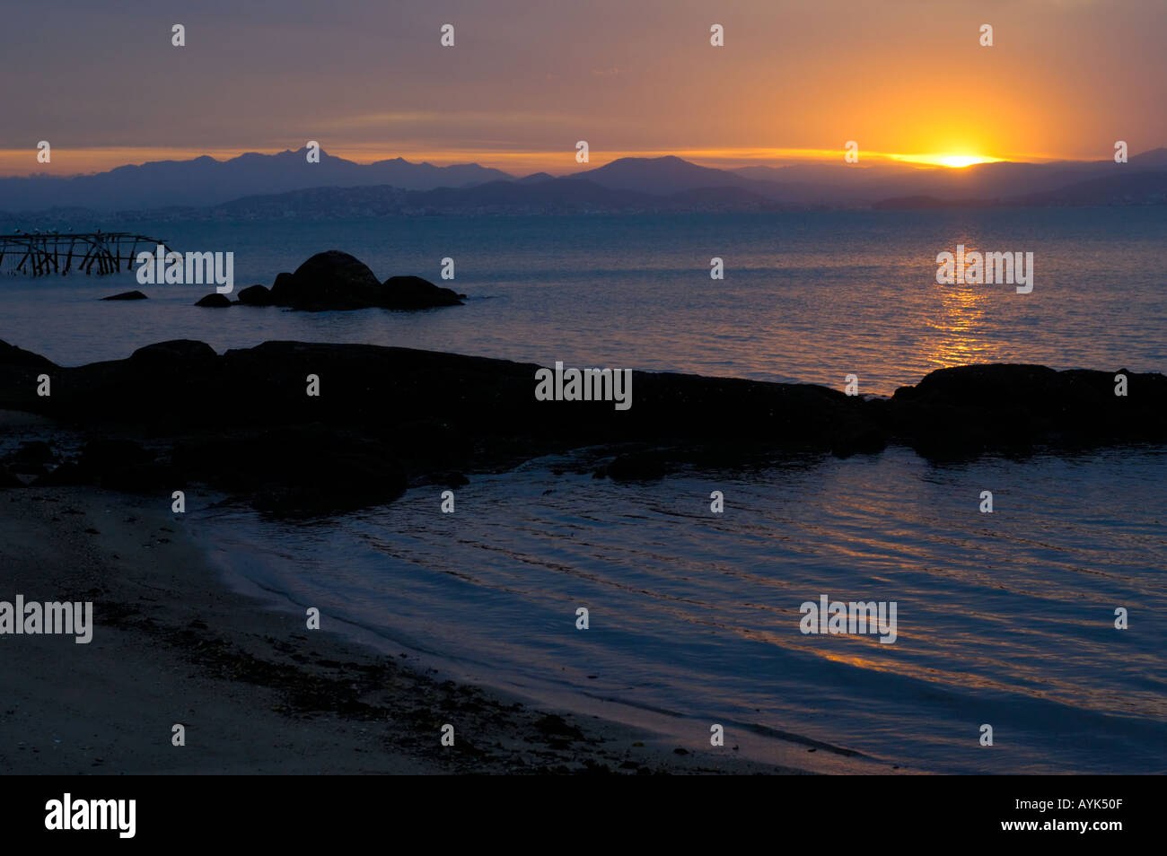 Purple hazy colours hi-res stock photography and images - Alamy