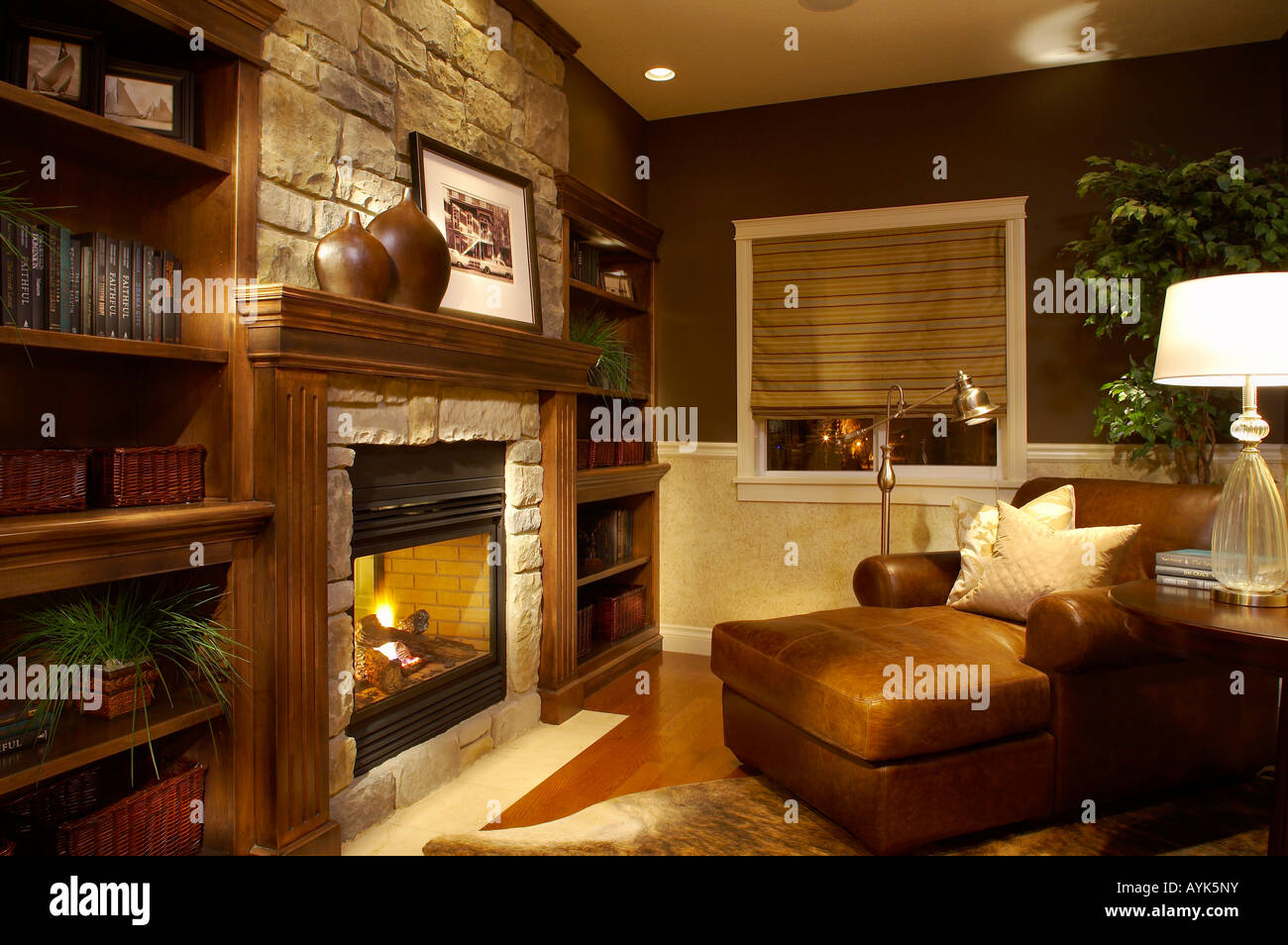 Affluent home interiors hi-res stock photography and images - Alamy