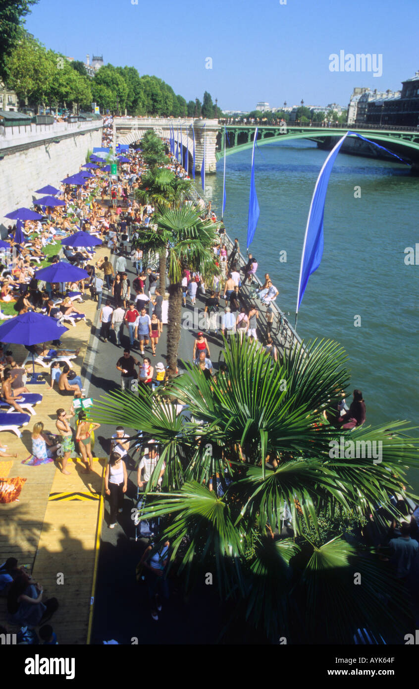 Paris plage Beach on the Seine river Stock Photo - Alamy