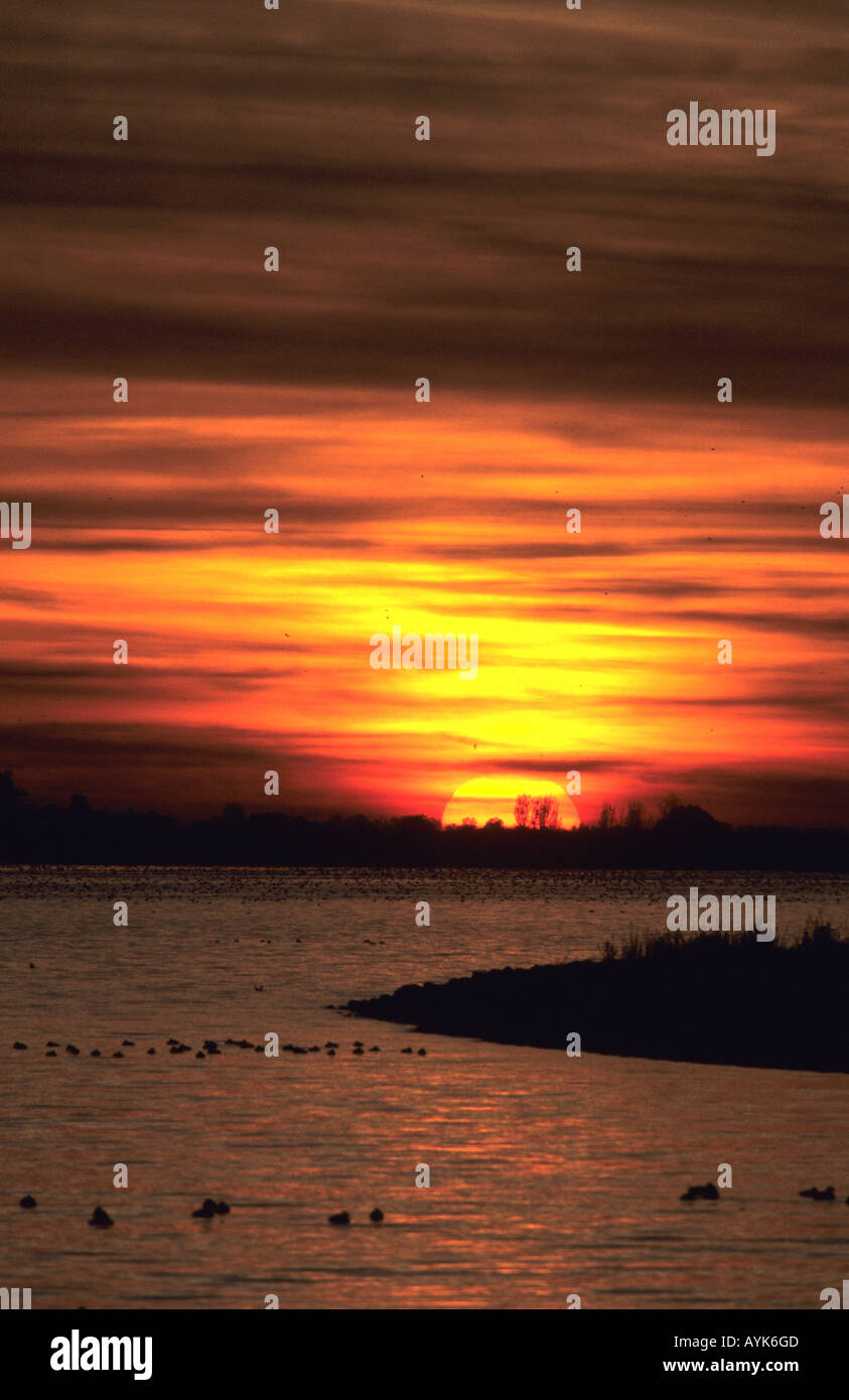 Warwickshire reservoir sunset hi-res stock photography and images - Alamy