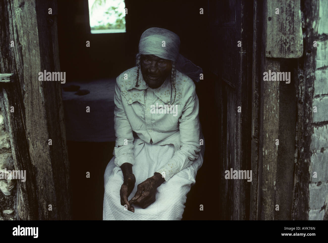 Rural poverty shack hi-res stock photography and images - Alamy