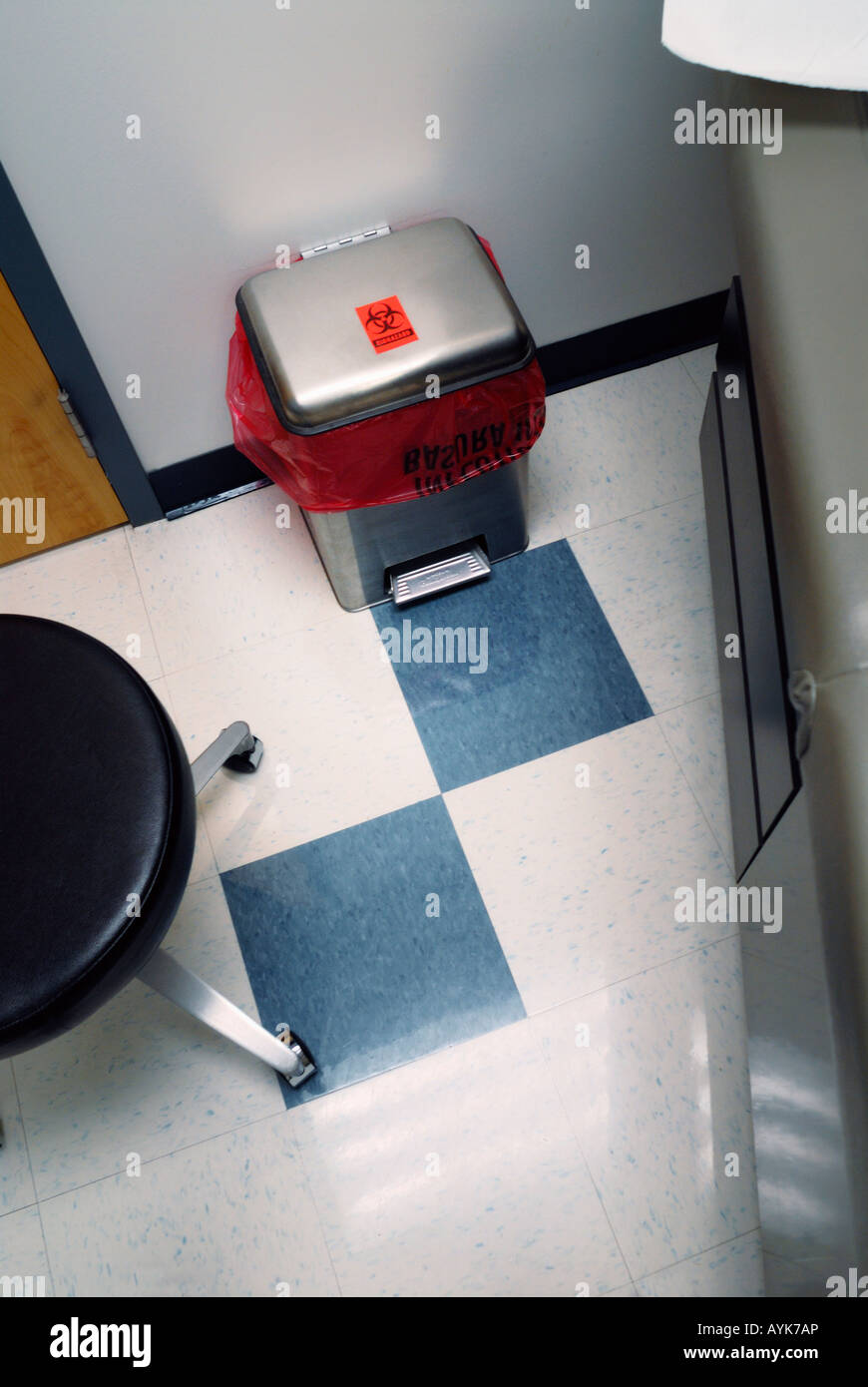 Medical waste can in an examination room Stock Photo - Alamy