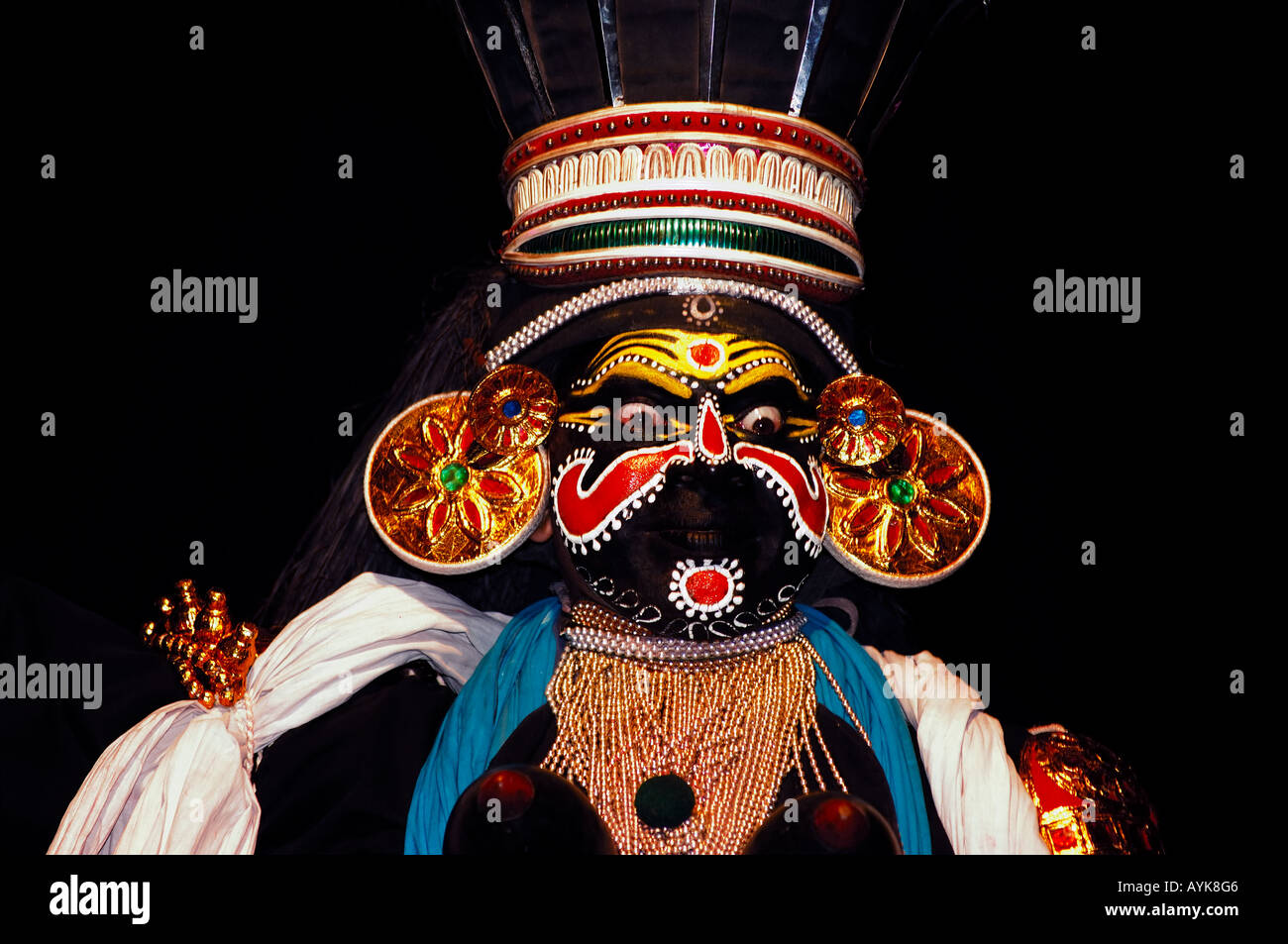 Kalari dance hi-res stock photography and images - Alamy