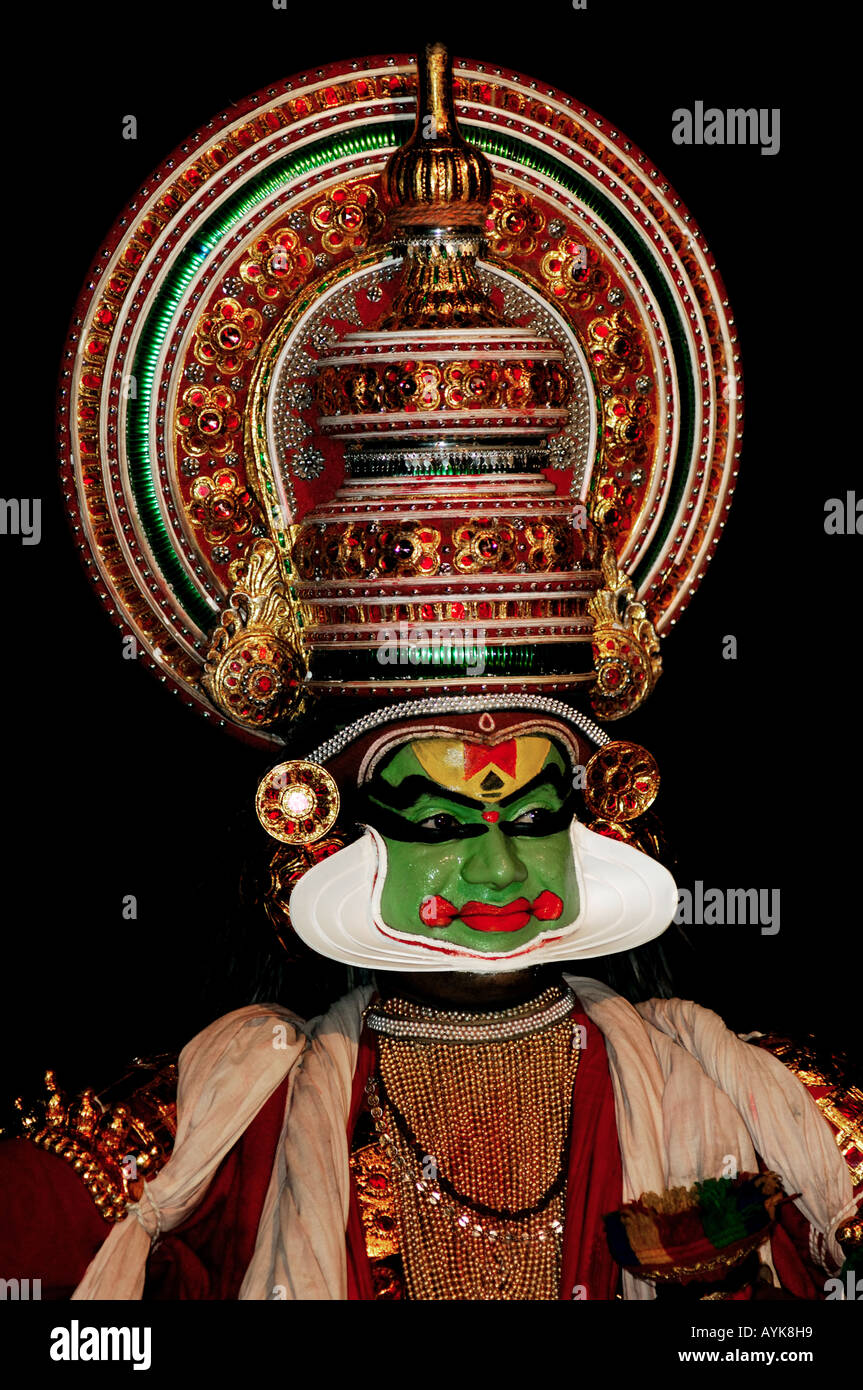 Kalari dance hi-res stock photography and images - Alamy