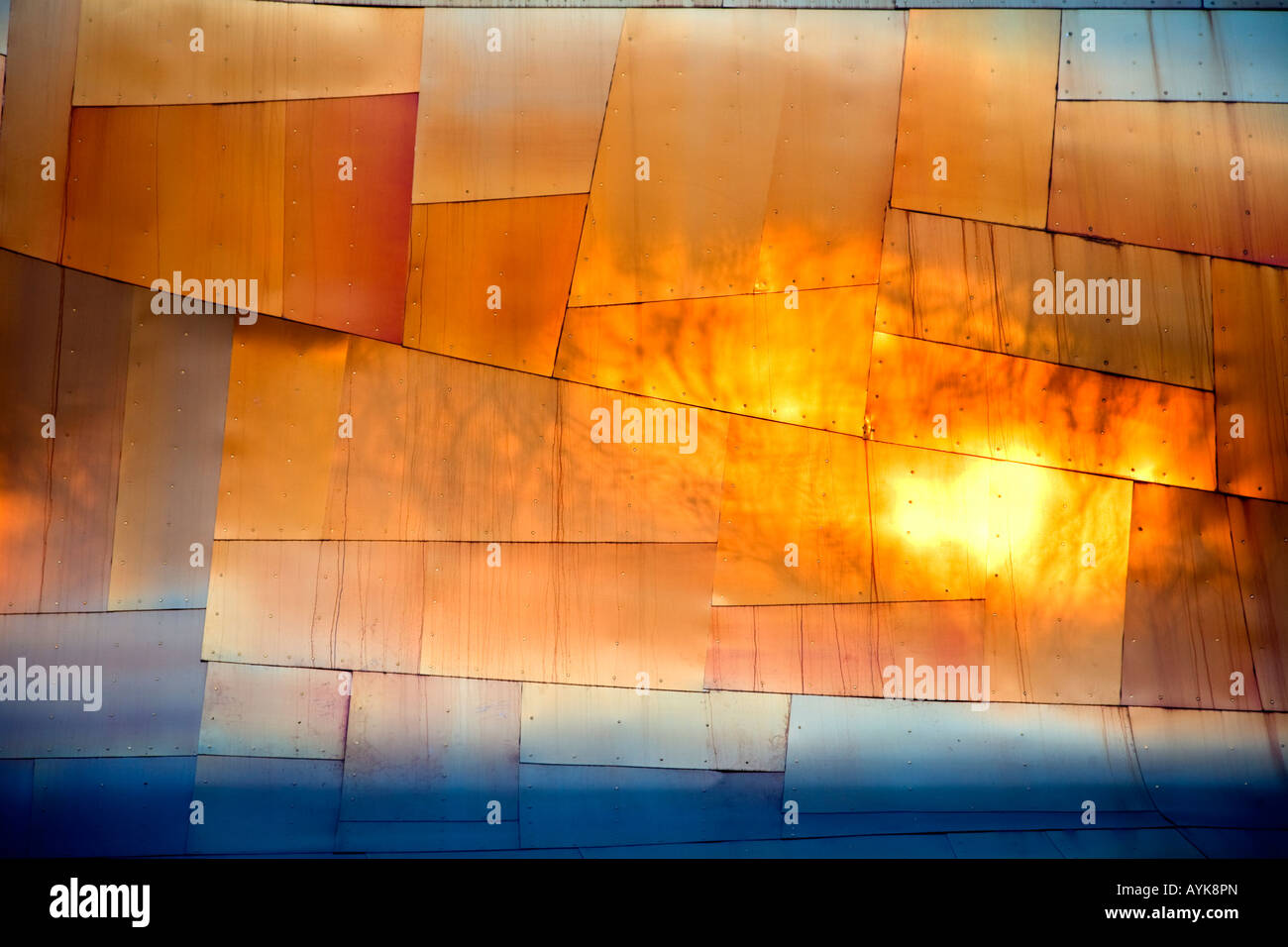 Reflection of light on metal cladding at the exterior of Science ...