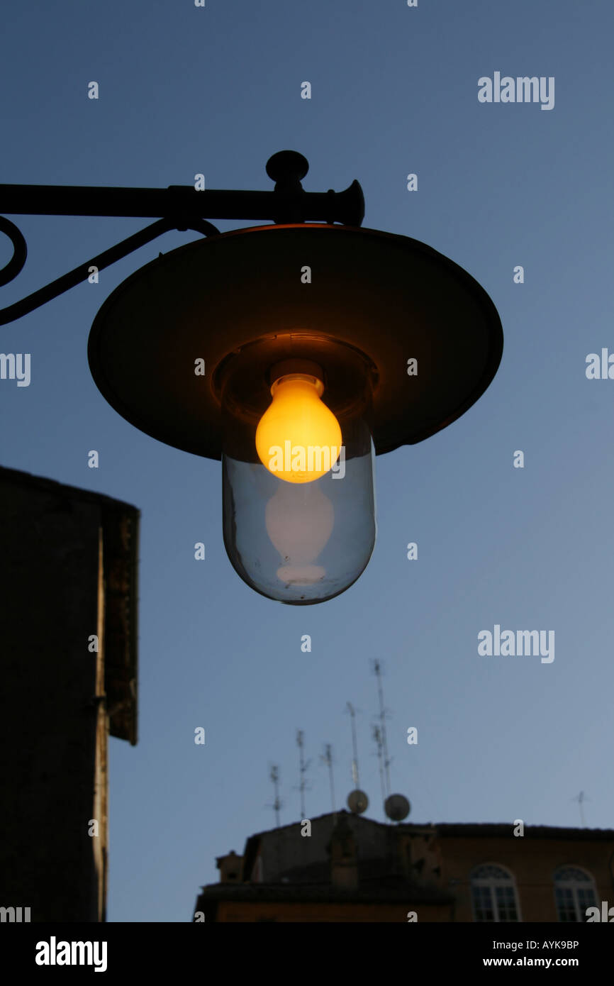 one street lamp post pole at night Stock Photo - Alamy