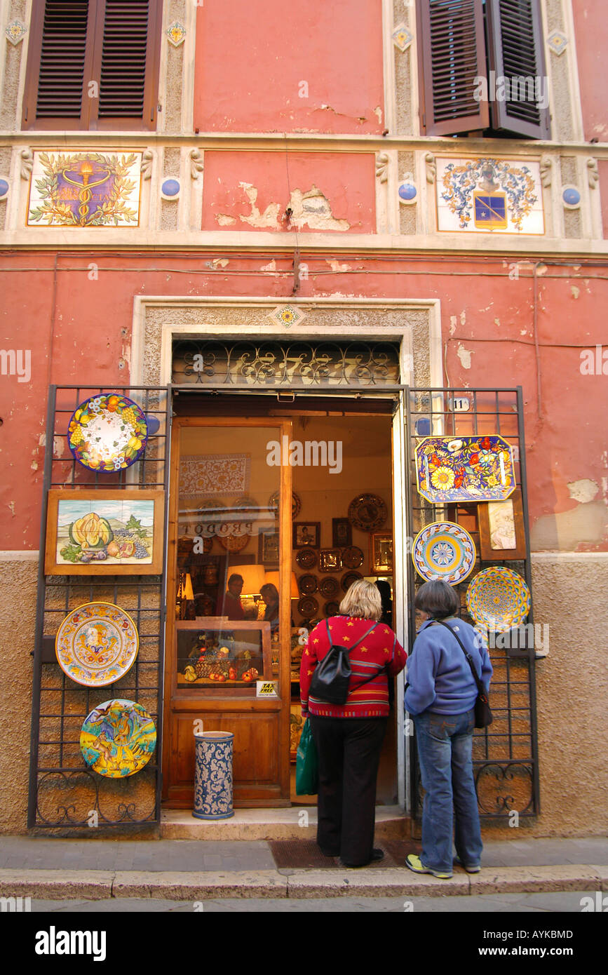 Deruta maiolica hi-res stock photography and images - Alamy