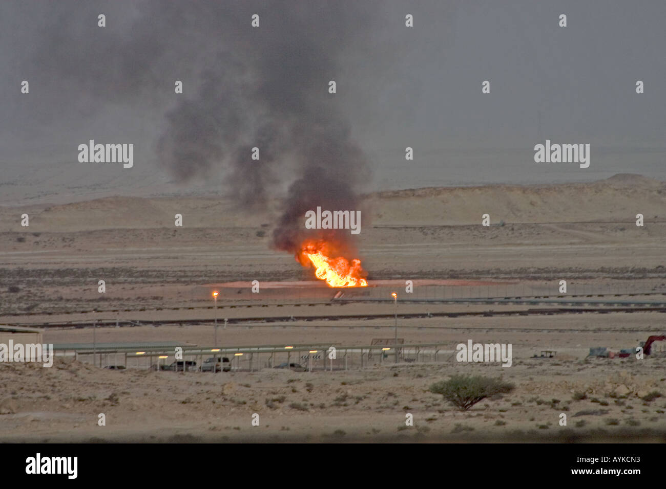 Fire in oil barrel hi-res stock photography and images - Alamy
