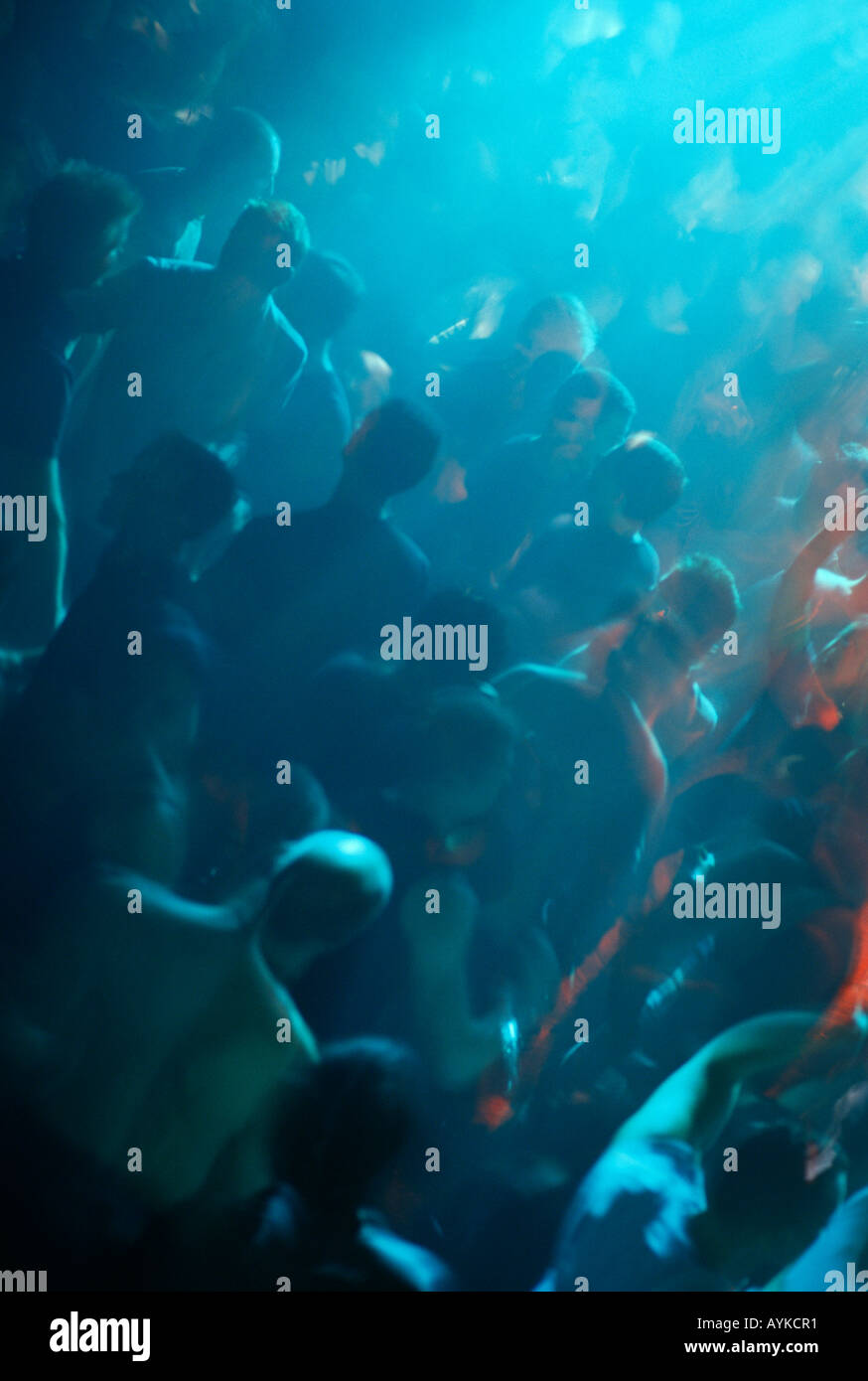 Crowded nightclub hi-res stock photography and images - Alamy