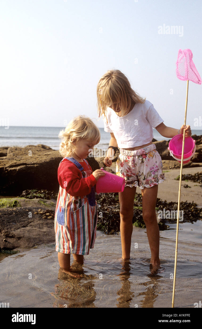 Cornwall rock pooling children hi-res stock photography and images - Alamy
