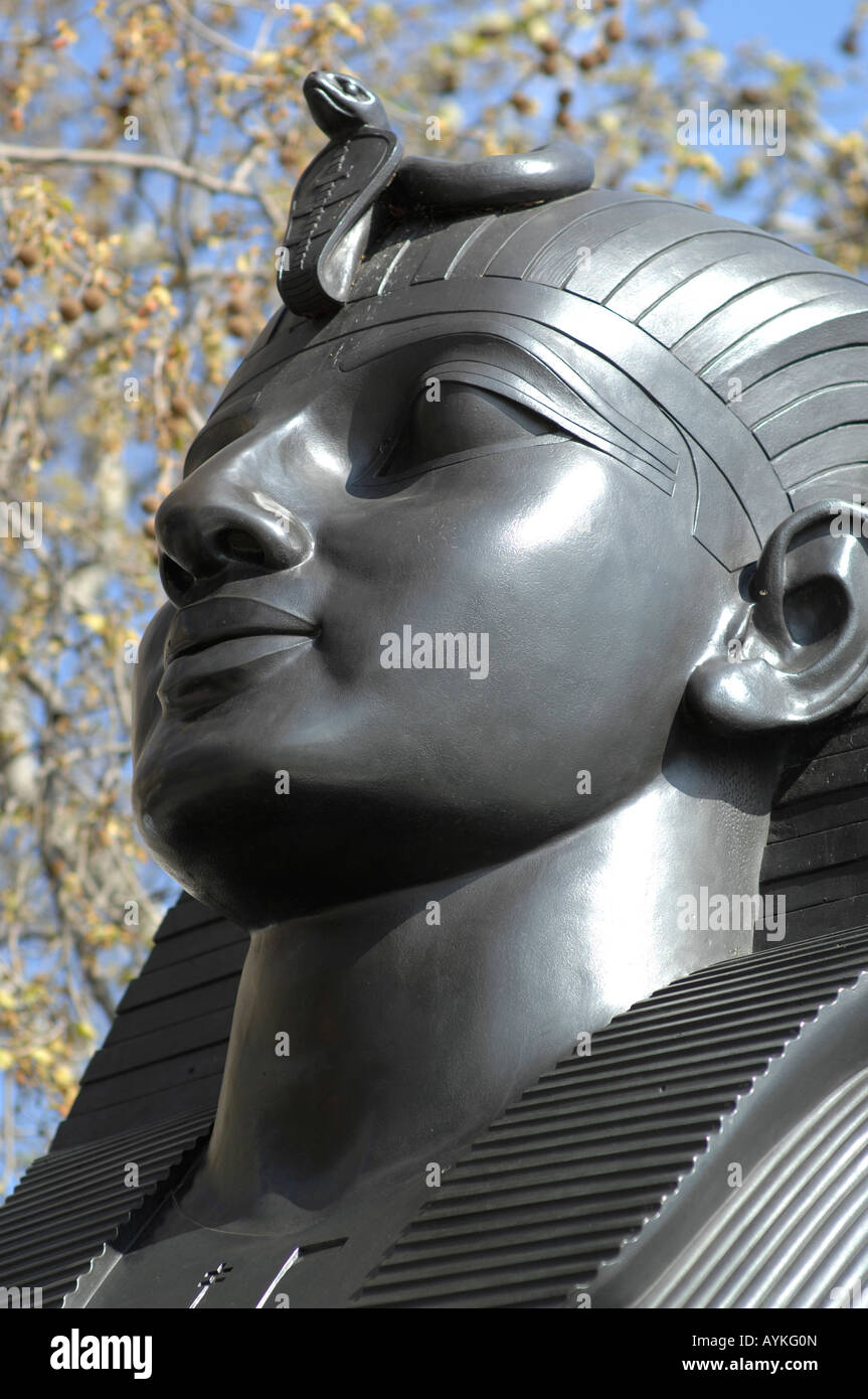 Statue sphinx london embankment hi-res stock photography and images - Alamy