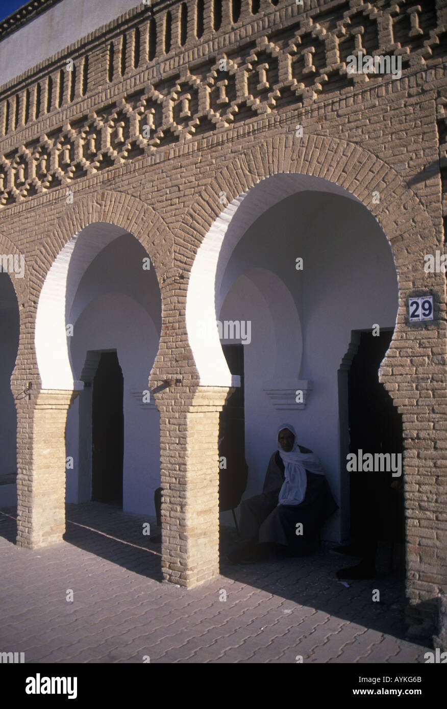 Arch with decorative brickwork hi-res stock photography and images - Alamy