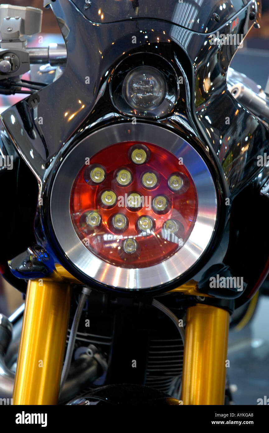 Yamaha bike,light front Stock Photo - Alamy