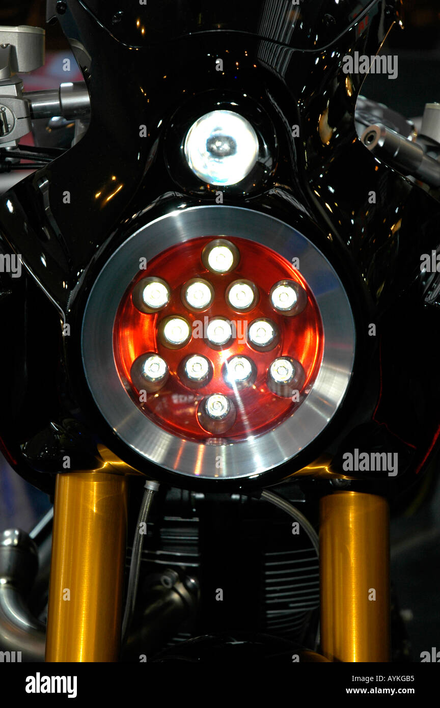 Yamaha bike,light front Stock Photo - Alamy